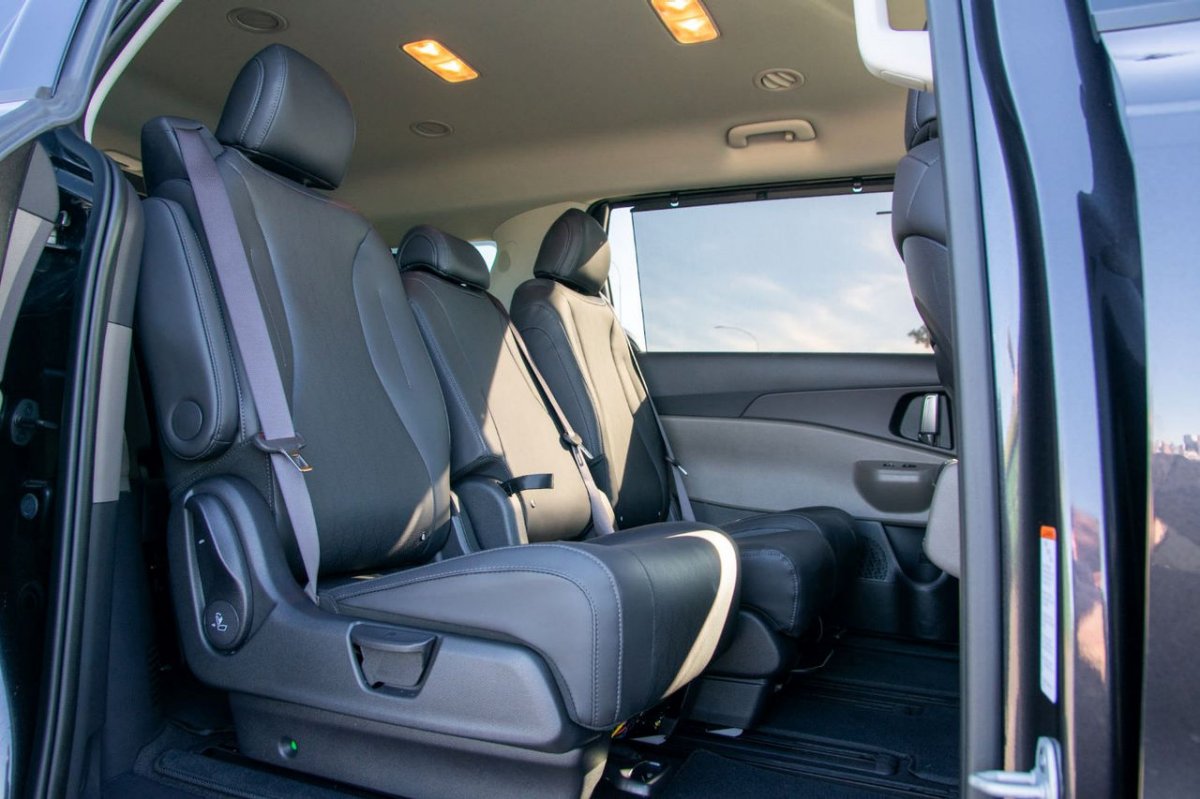 2025 Kia Carnival HEV Water Review