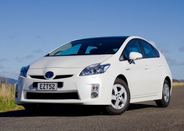 Toyota Prius 2009 car review
