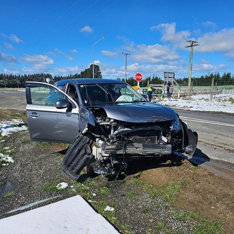 Road safety: crashes at crossroads