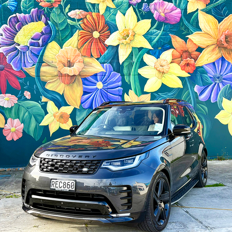 Road trip: ladies in a Land Rover